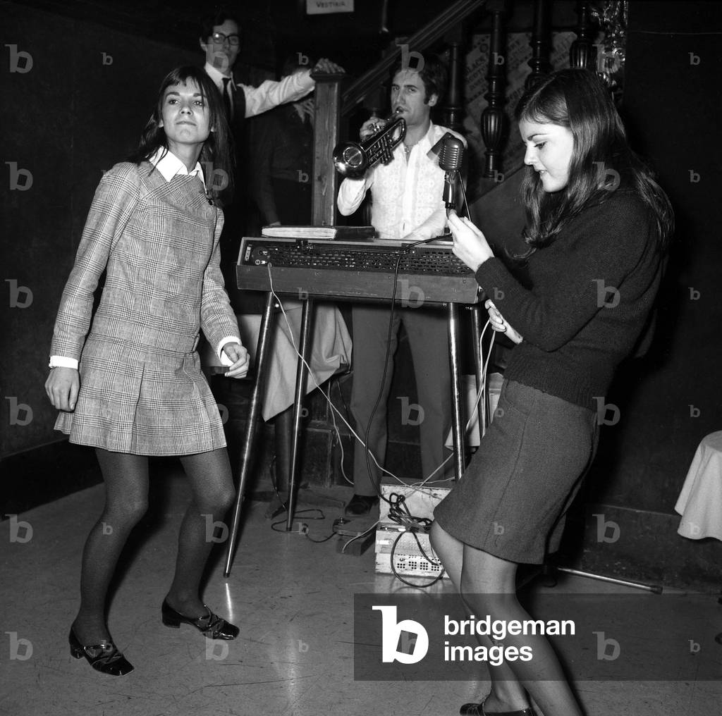 Image of Chantal Goya (L) Dancing Chantal Jerk With Bernard Constant