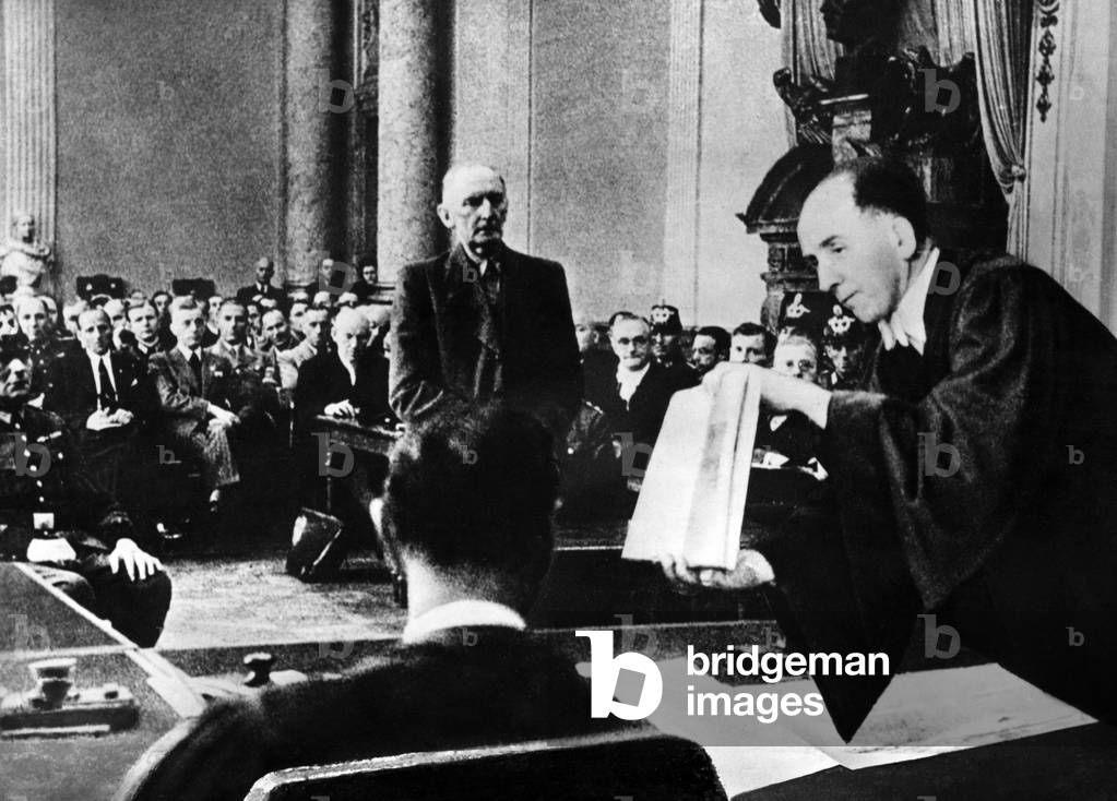 Image of Roland Freisler at the trial of Erwin von Witzleben in