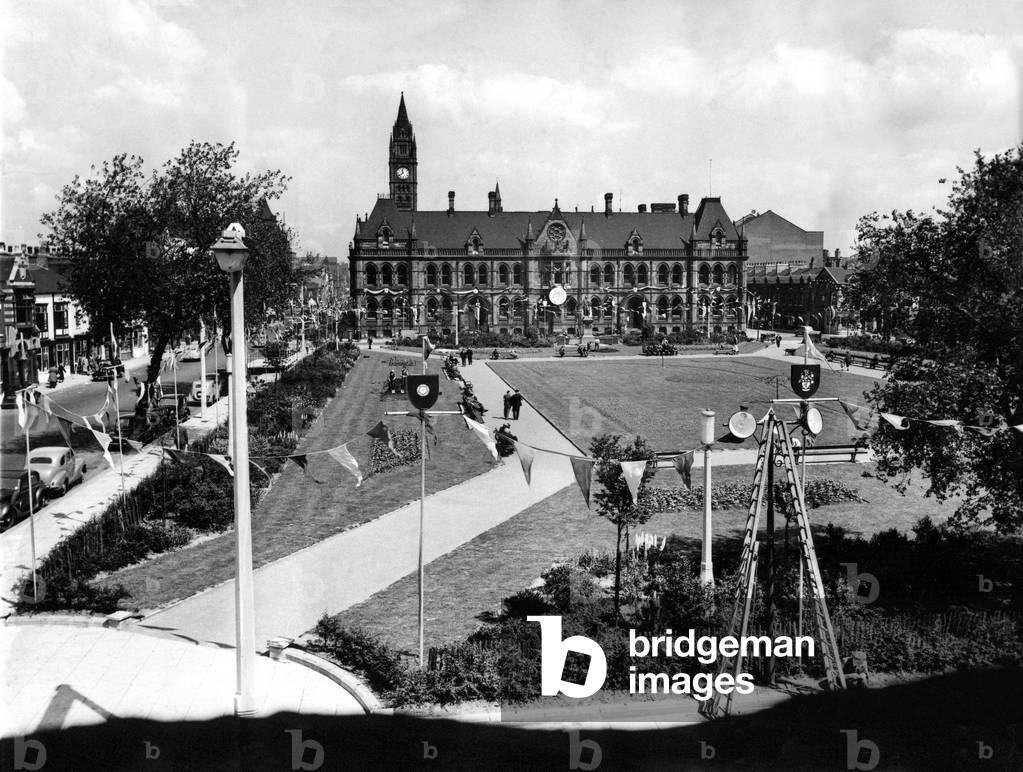 Image of Queen Elizabeth II, Princess Elizabeth - Coronation - The Town