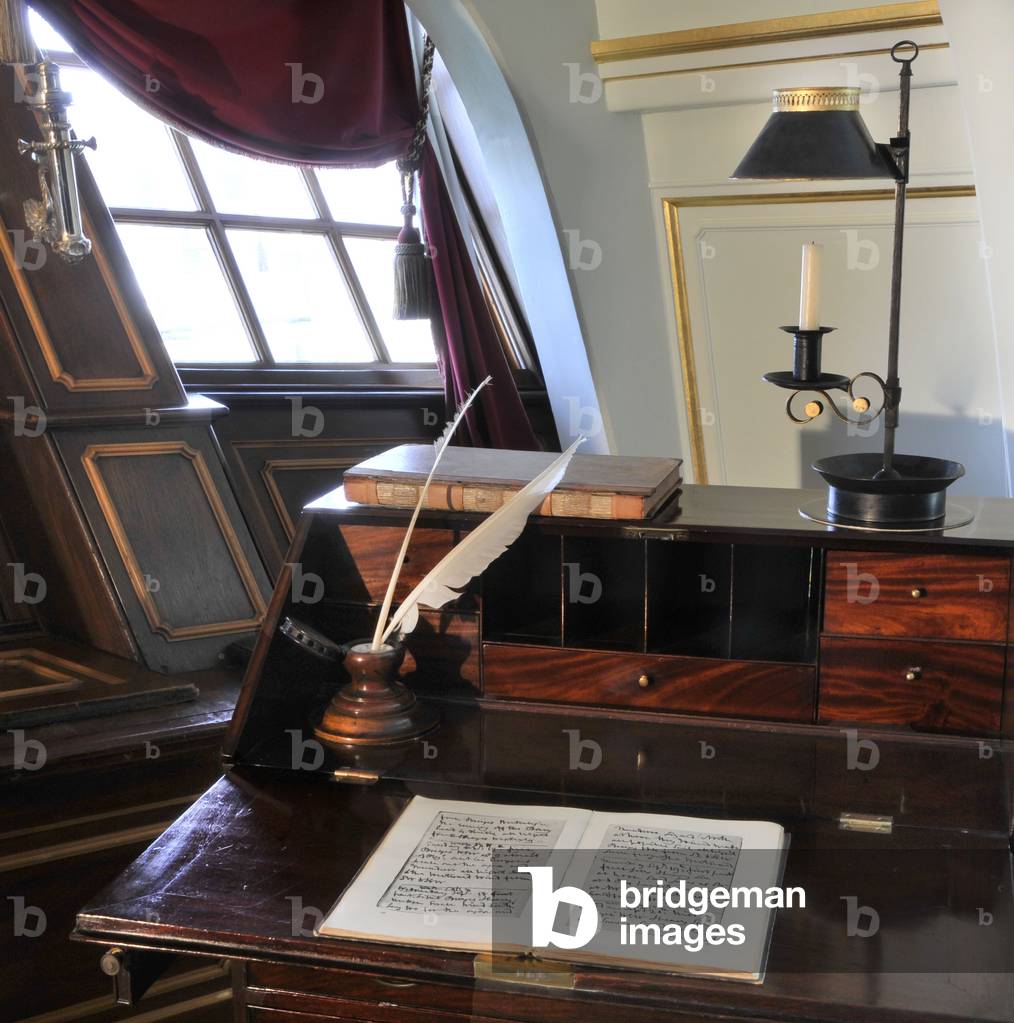 Image of Nelson's Desk on HMS Victory (photo)
