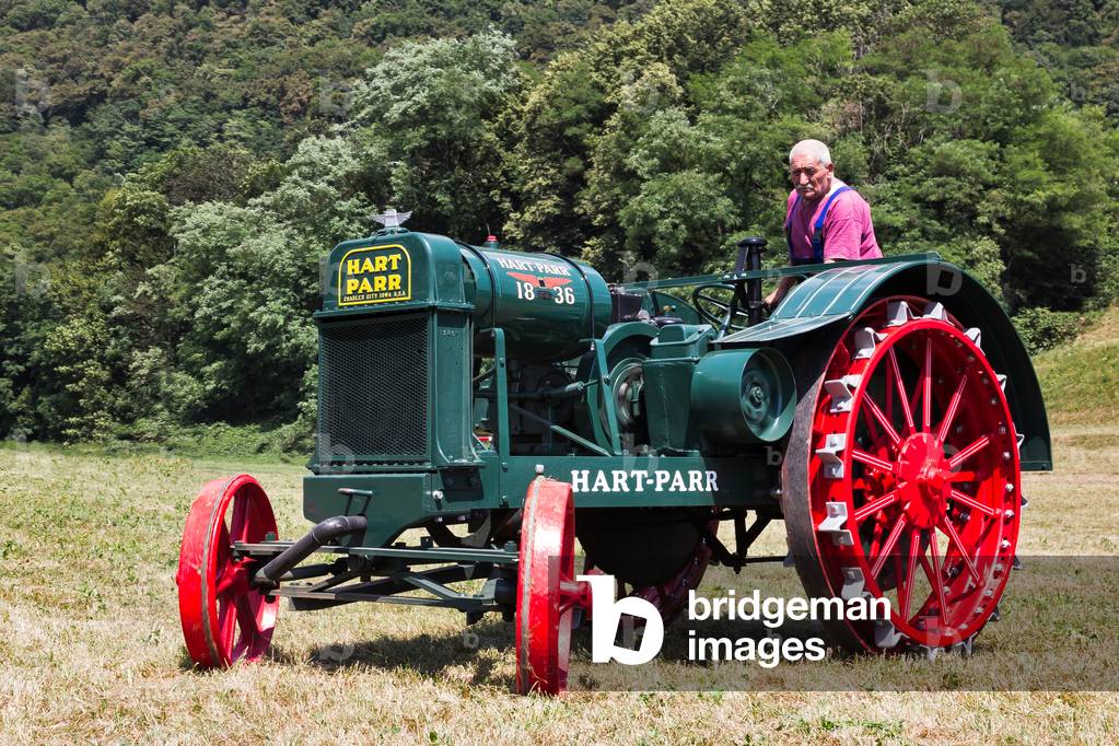 Image of Old tractor - Hart Parr Model 18/36, c.1920 (photo)