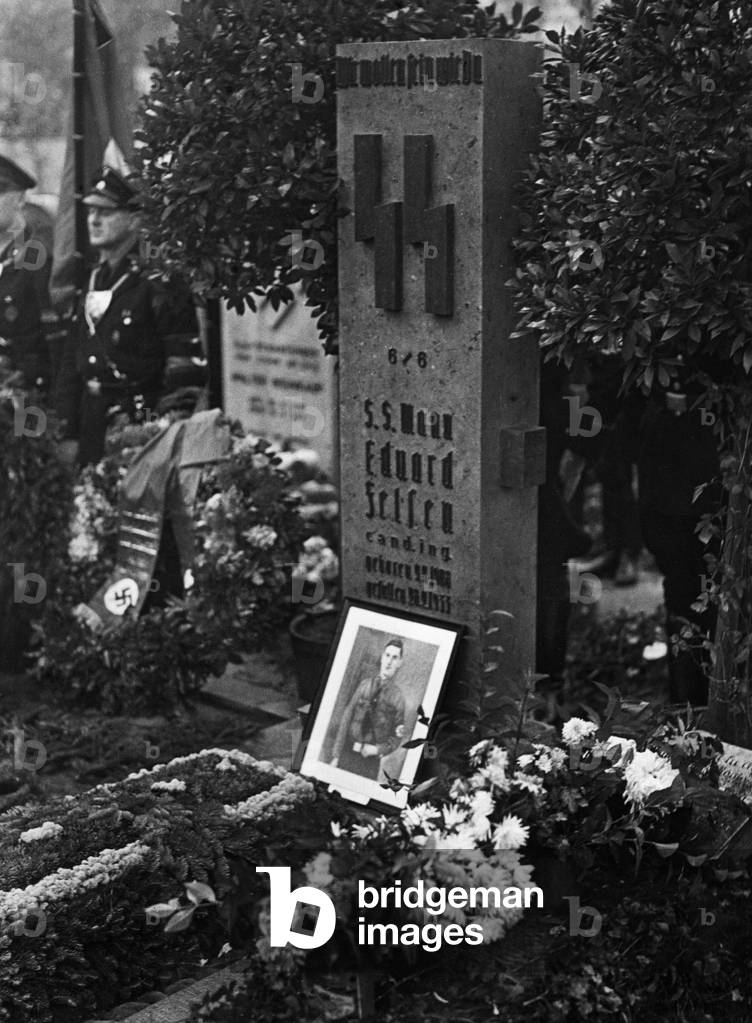 Image of Memorial stone inauguration for SS man Eduard Felsen, 1933 (b/w