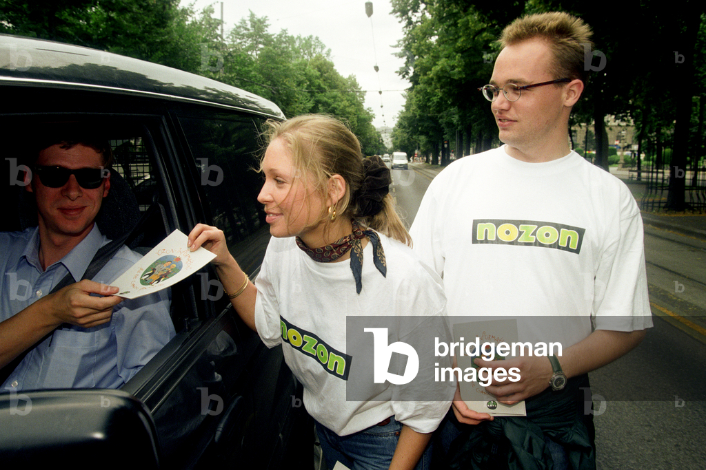 Image of 'Nozon' - campaign against high ozone values in Vienna 1995,