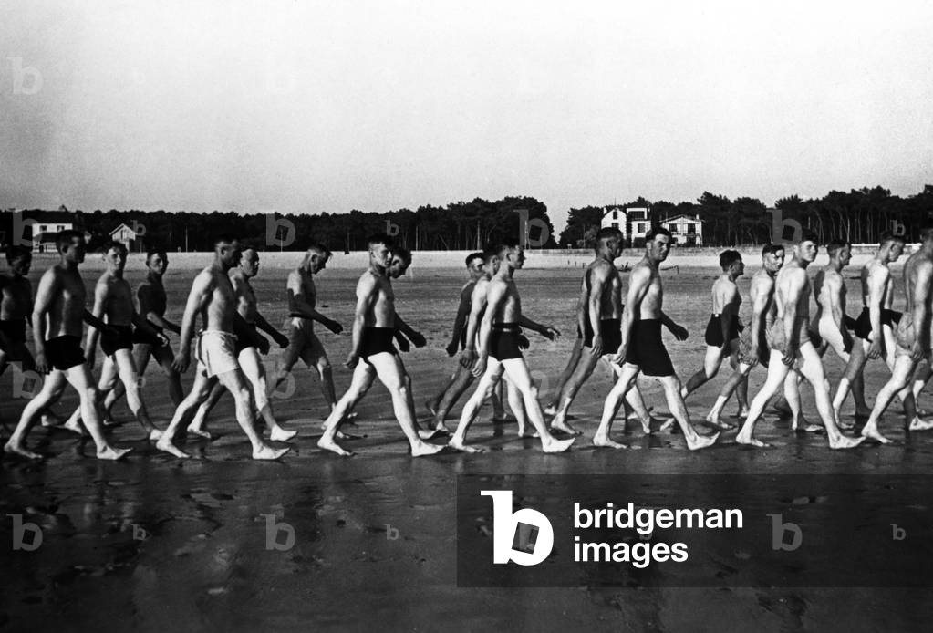 Image of Wehrmacht soldiers bathing in the Atlantic, 1940 (b/w photo)