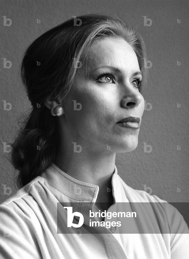 Image of Julia Varady, 1960 (photo)