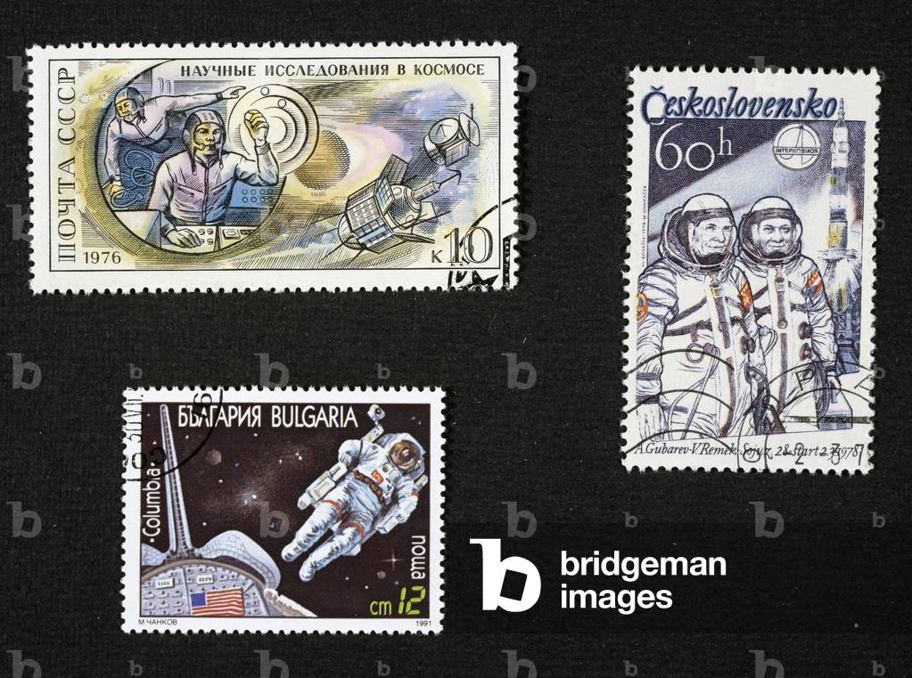 Image of Postage stamps: space exploration:15th anniversary of first ...
