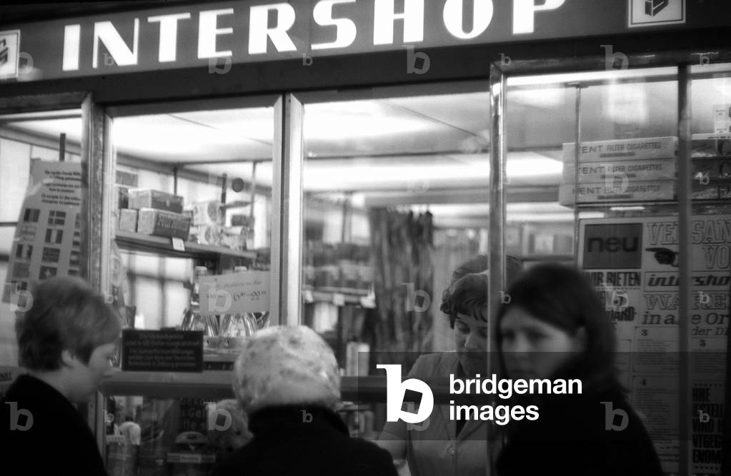 Image of Intershop in East Berlin, 1965 (b/w photo)