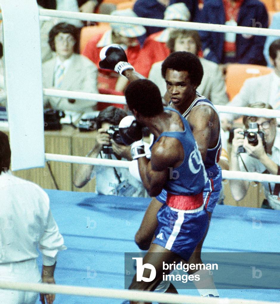 Image of 'Sugar' Ray Leonard (USA) vs Andres Aldama (Cuba) Light ...