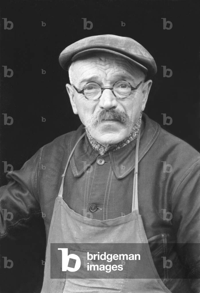 Image of France in 1950s. Old Frenchman in Cognac. Photo by Erich