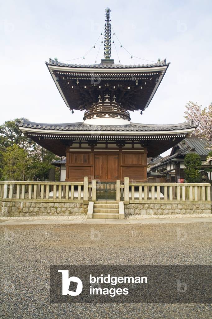 Image of Japan, Tokyo, Bunkyo, Gokoku-ji Temple, exterior with forecourt