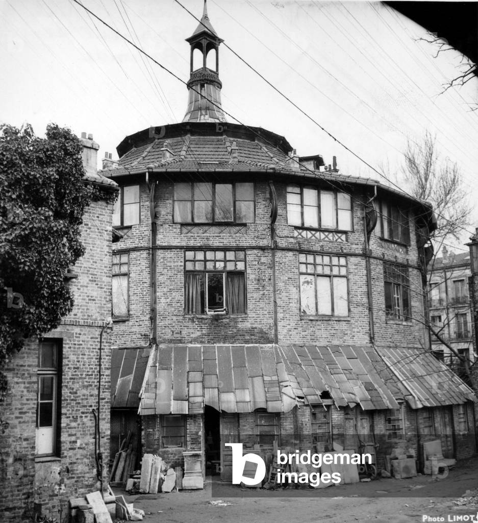 Image of La Ruche, view of the back of the building, Paris, by Limot ...