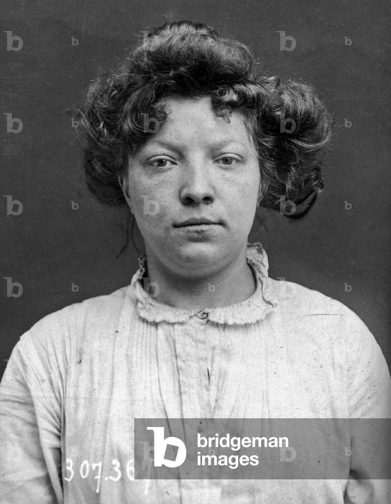 Image of Amelie Helie said "golden helmet", 1902 (photo)