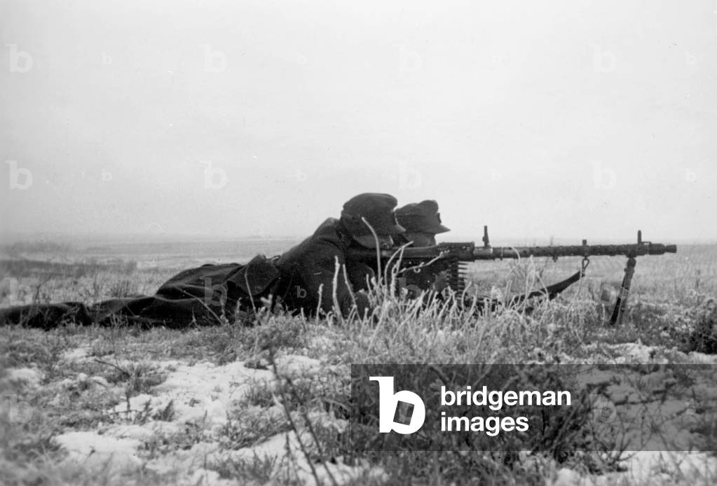 Image of German machine gunner with MG 34 on the Eastern Front,