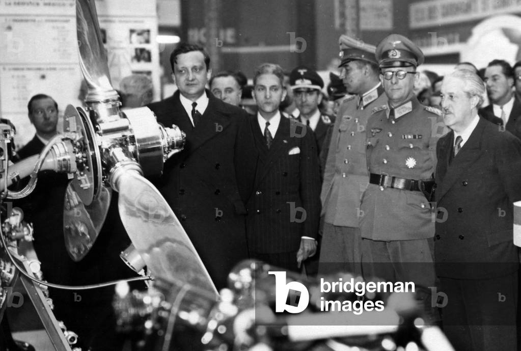 Image of Trade and industrial exhibition in Paris, 1943 (b/w photo)
