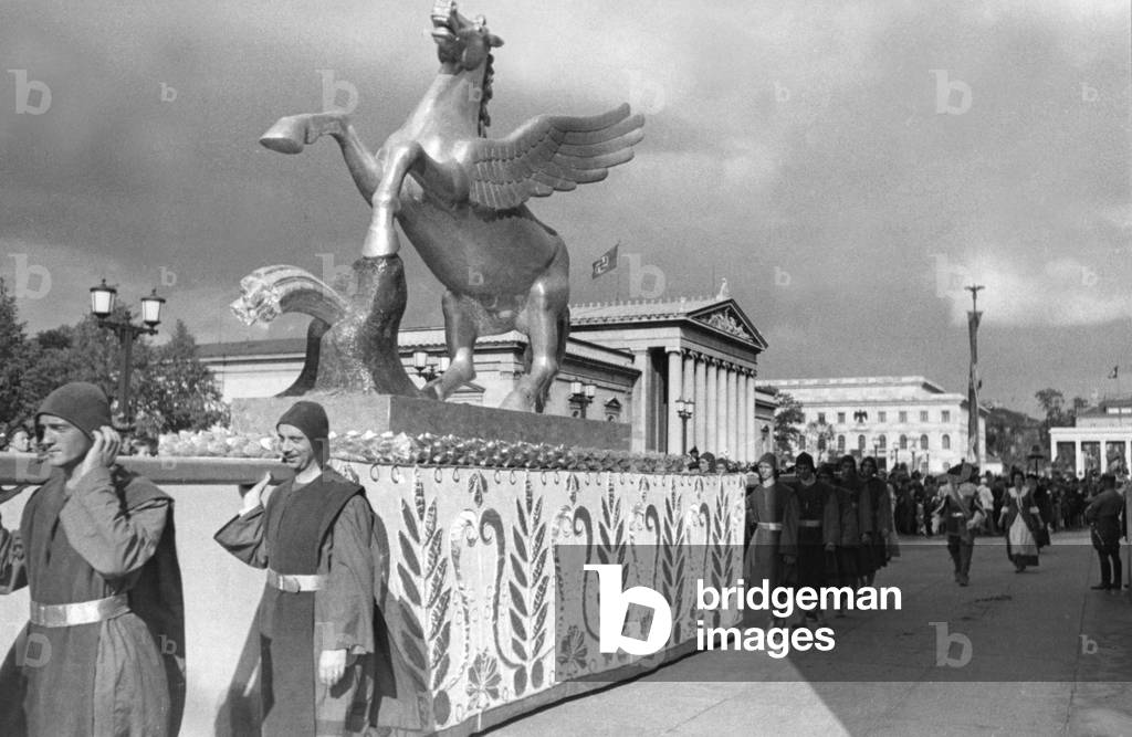 Image of Parade on the Day of German Art in Munich, 1938