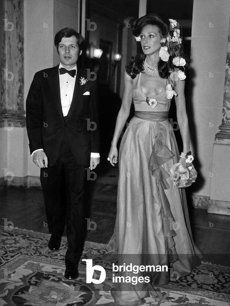 Image of David De Rothschild Arriving With Marisa Berenson in Paris For