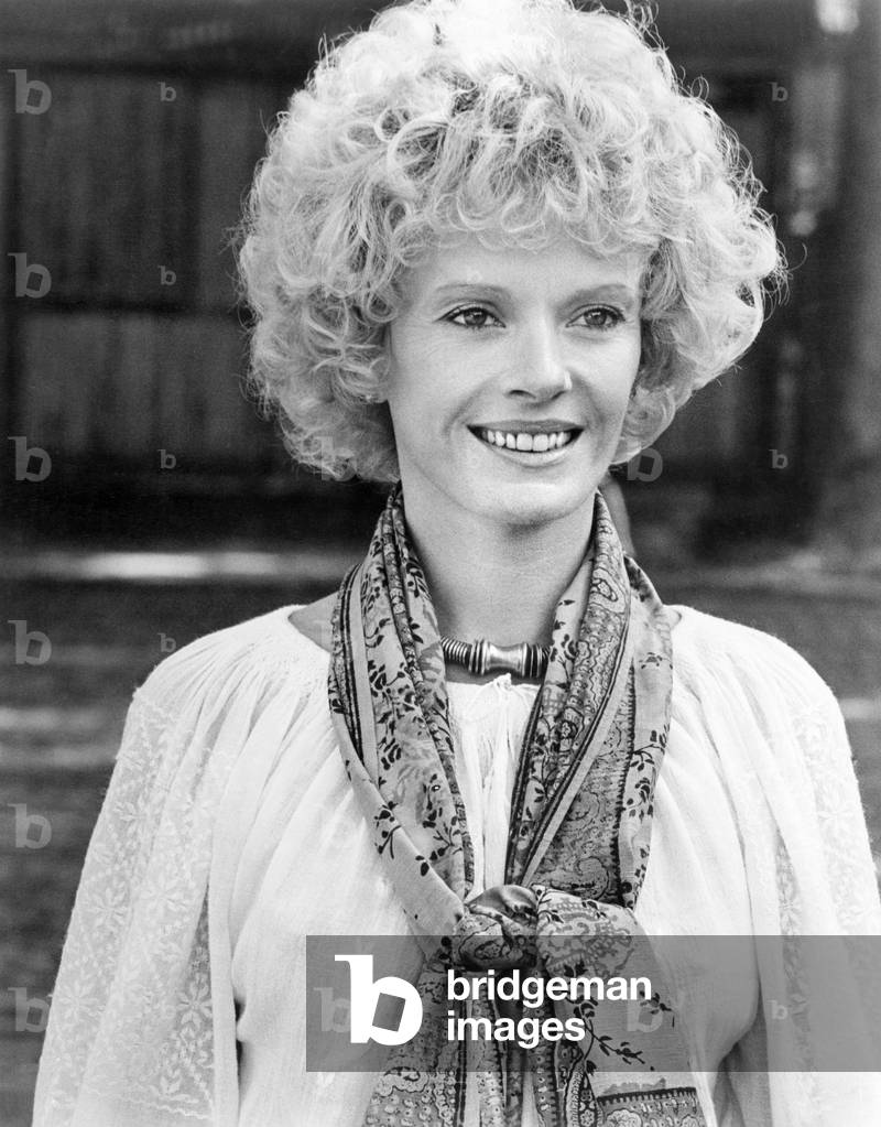 Image of Delphine Seyrig, Portrait publicitaire tête et épaules pour le ...