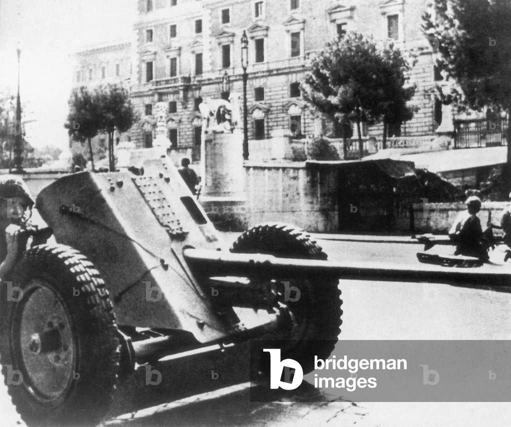 Image of WWII in Italy 1943 Armistice Battle of Roma German anti-tank