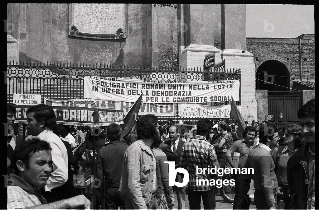 Demonstration of May 1st, 1975 (b/w photo) by