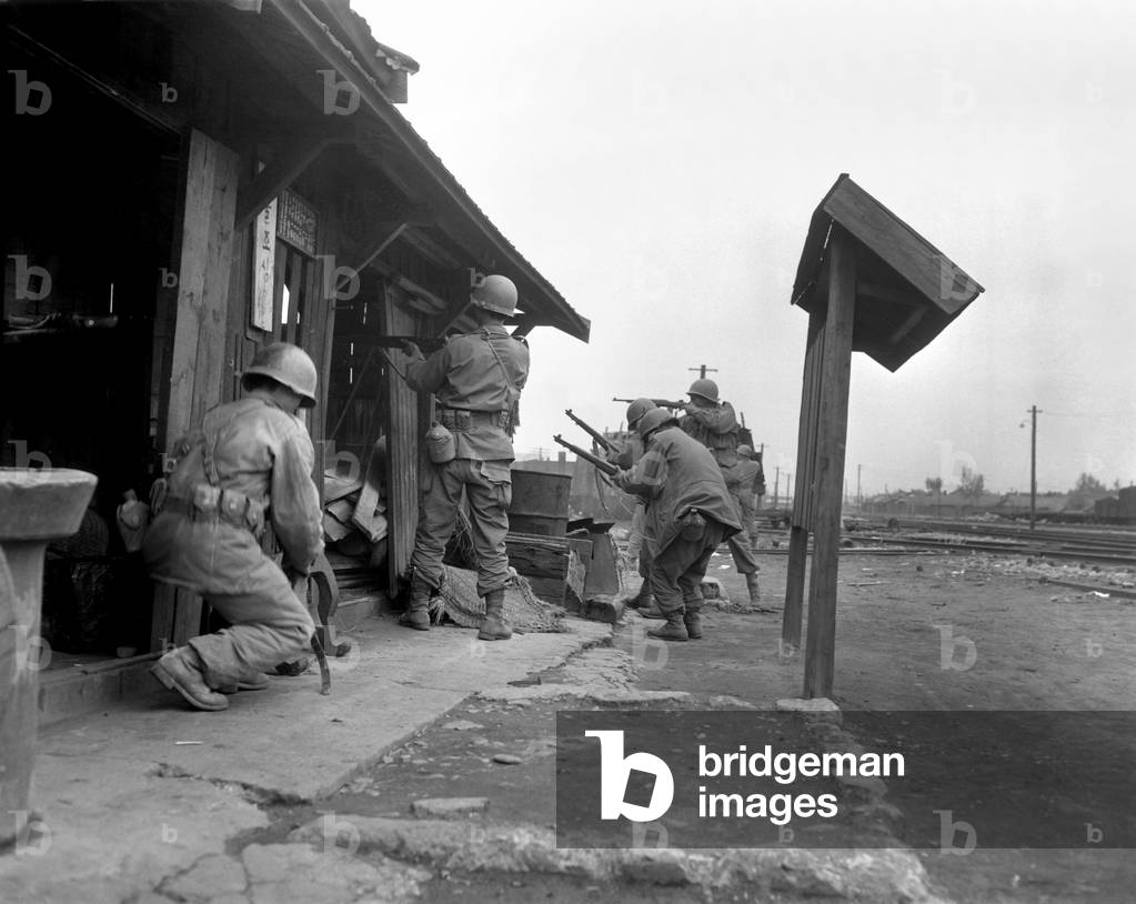 Image of Des soldats de la 1re division de cavalerie se battent by ...