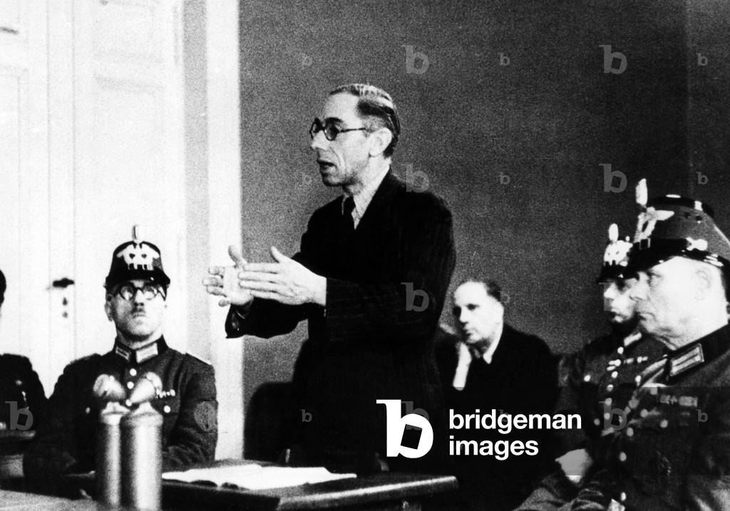 Image of Theodor Haubach before the People's Court in Berlin, 1944 (b/w