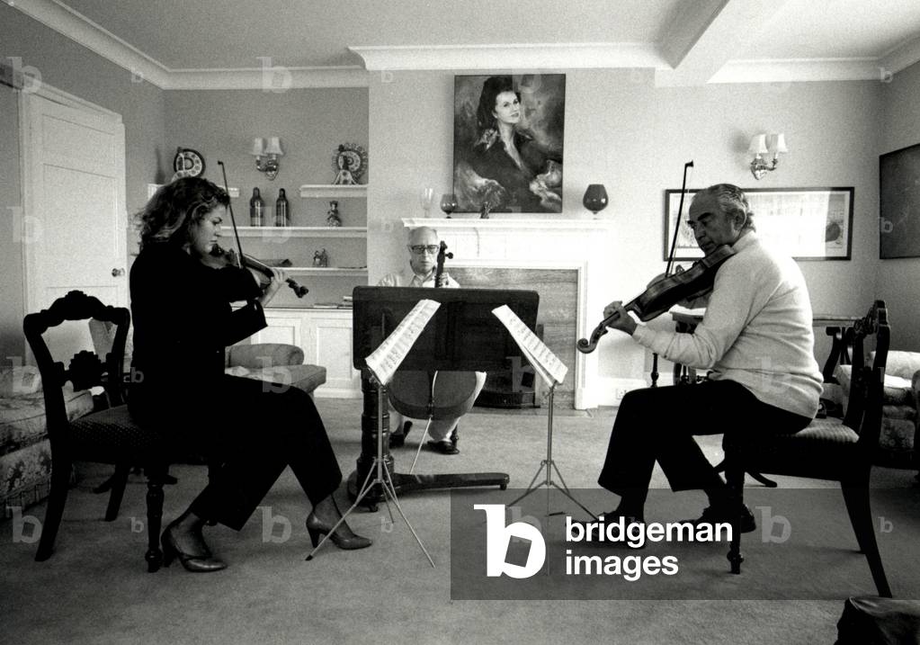 Image of MUTTER, Anne-Sophie, with Mstislav ROSTROPOVICH and Bruno GIURANNA, rehearsing in