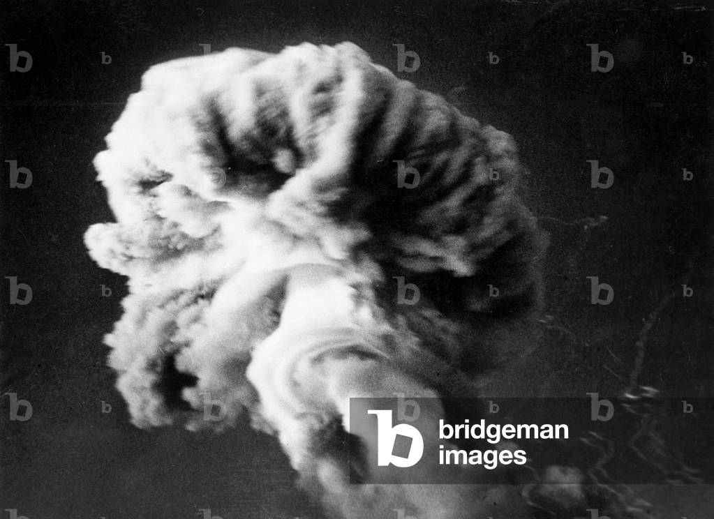 Image of Mushroom cloud of the explosion of the first French atomic
