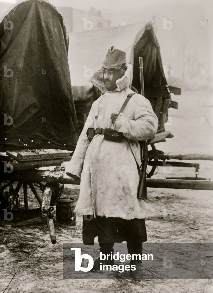 Image of German soldier in winter dress (photo)