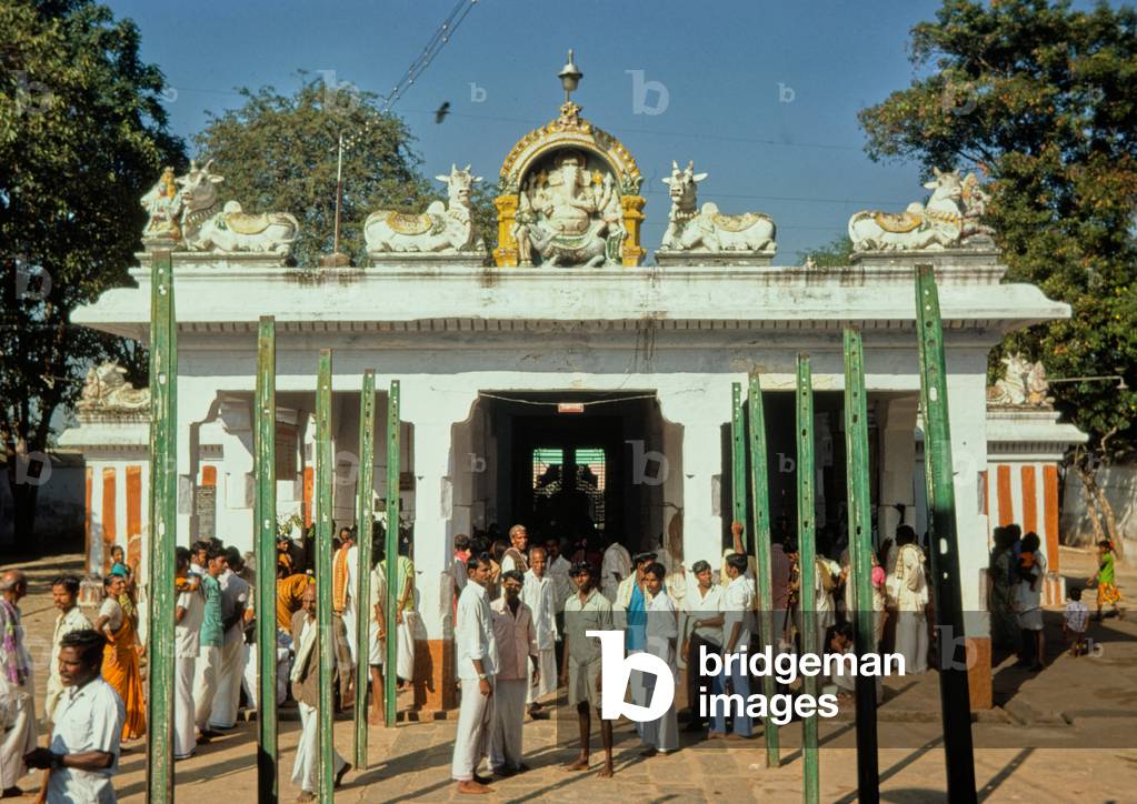 Image of Hindu temple in Sembakkam, Tamil Nadu, India (photo)