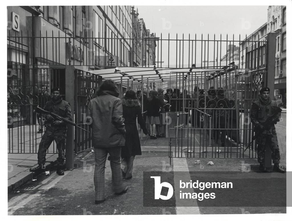 Image of Checkpoint, Northern Ireland, 1970s (b/w photo)
