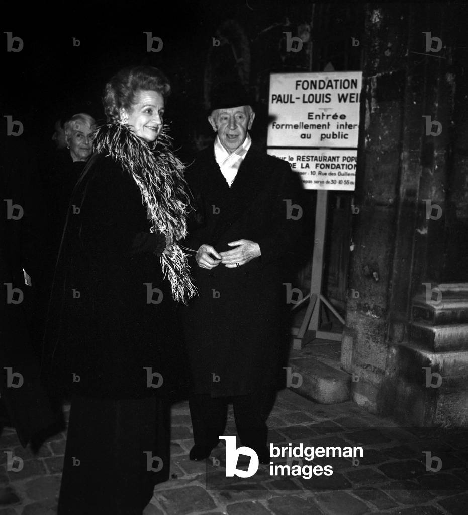 Image of Arthur Rubinstein and his wife Aniela Mlynarska during a party