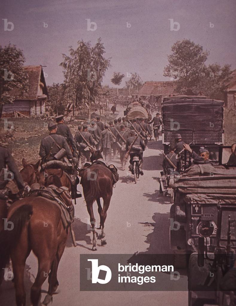 Image of Eastern Front WW2, German column advances during invasion of ...