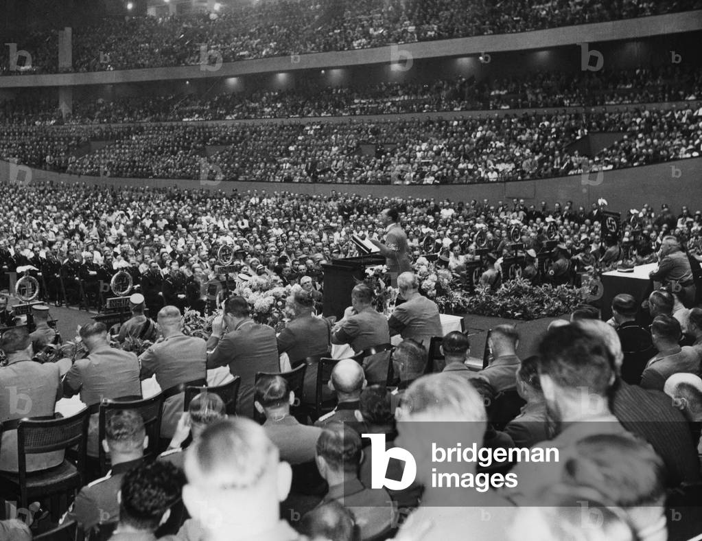Image of Joseph Goebbels in the Deutschlandhalle in Berlin, 1937 (b/w ...