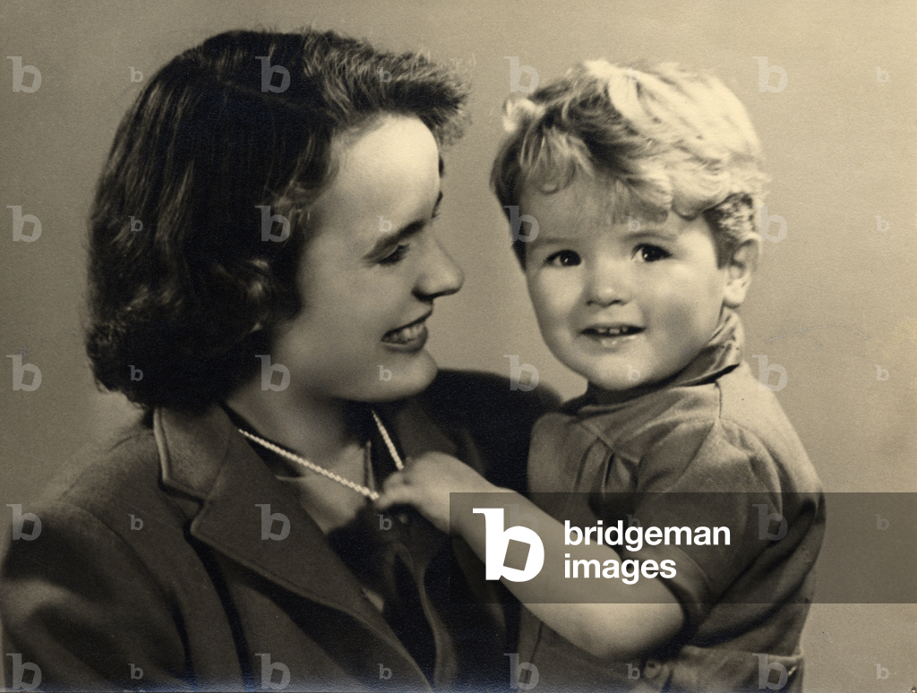 Image of Mother and Son, Studio Alexander, Manchester, UK, 1940's ...