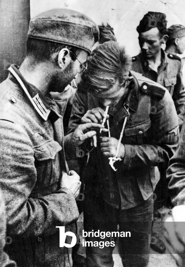 Image of German soldiers imprisoned in Russia, 1941 (b/w photo)
