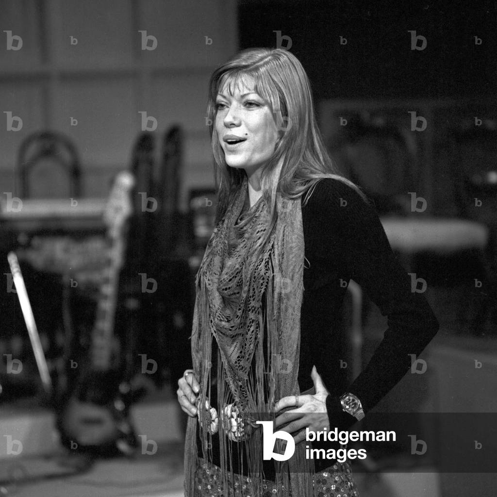 Image of German singer and actress Katja Ebstein doing rehearsals for a