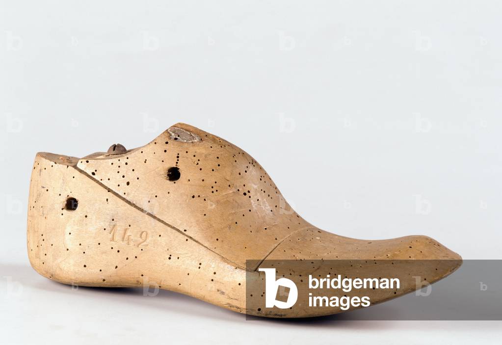 Image of Walnut wood shoe mold for army footwear, 1871, Italy, 19th