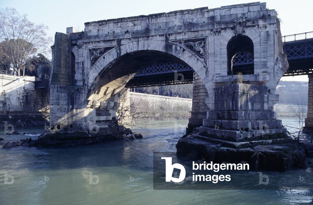 Image of Remaining arch of Ponte Rotto (broken bridge) on the Tiber,