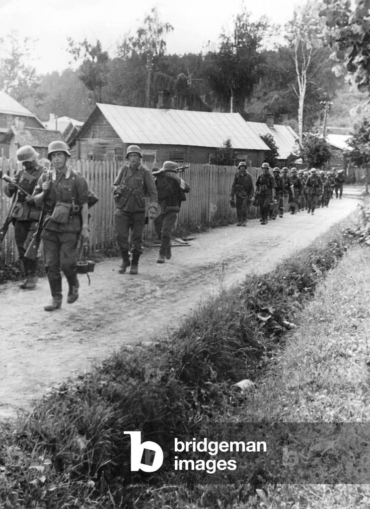 Image of German soldiers in Lithuania, 1941 (b/w photo)