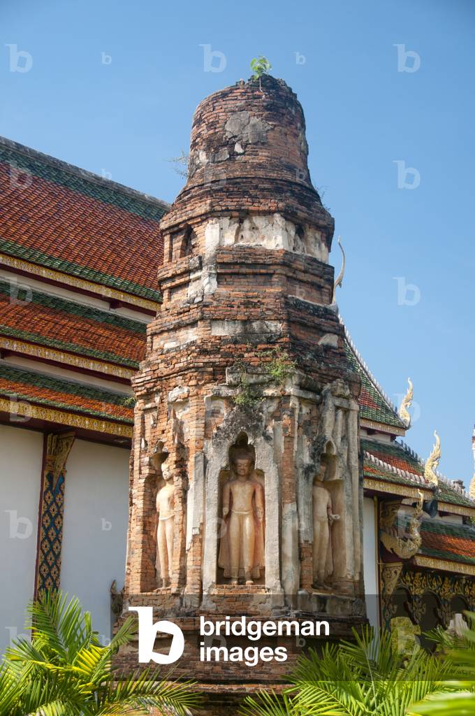 Image of Thailand: The Chedi Suwanna Chang Kot (or Mahapon Chedi), Wat