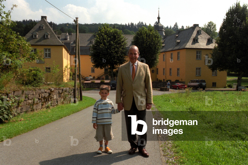 Image of Christoph Freiherr von Wrede with grandson Sebastian at ...
