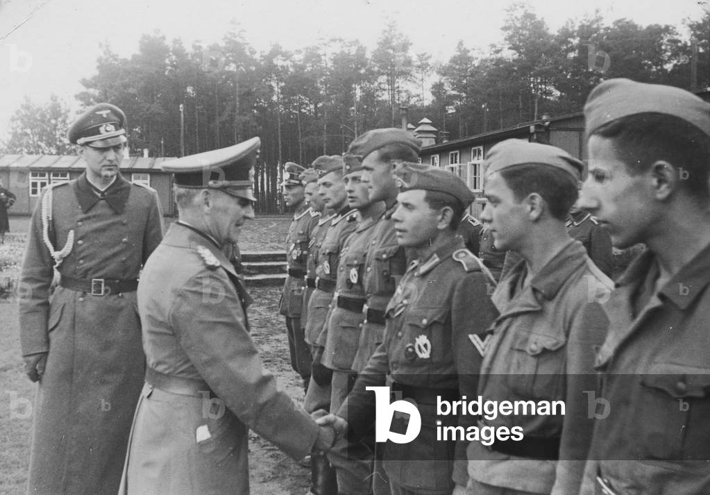 Image of A High Ranking German Officer Meeting Some Soldiers, 1942 (b/w