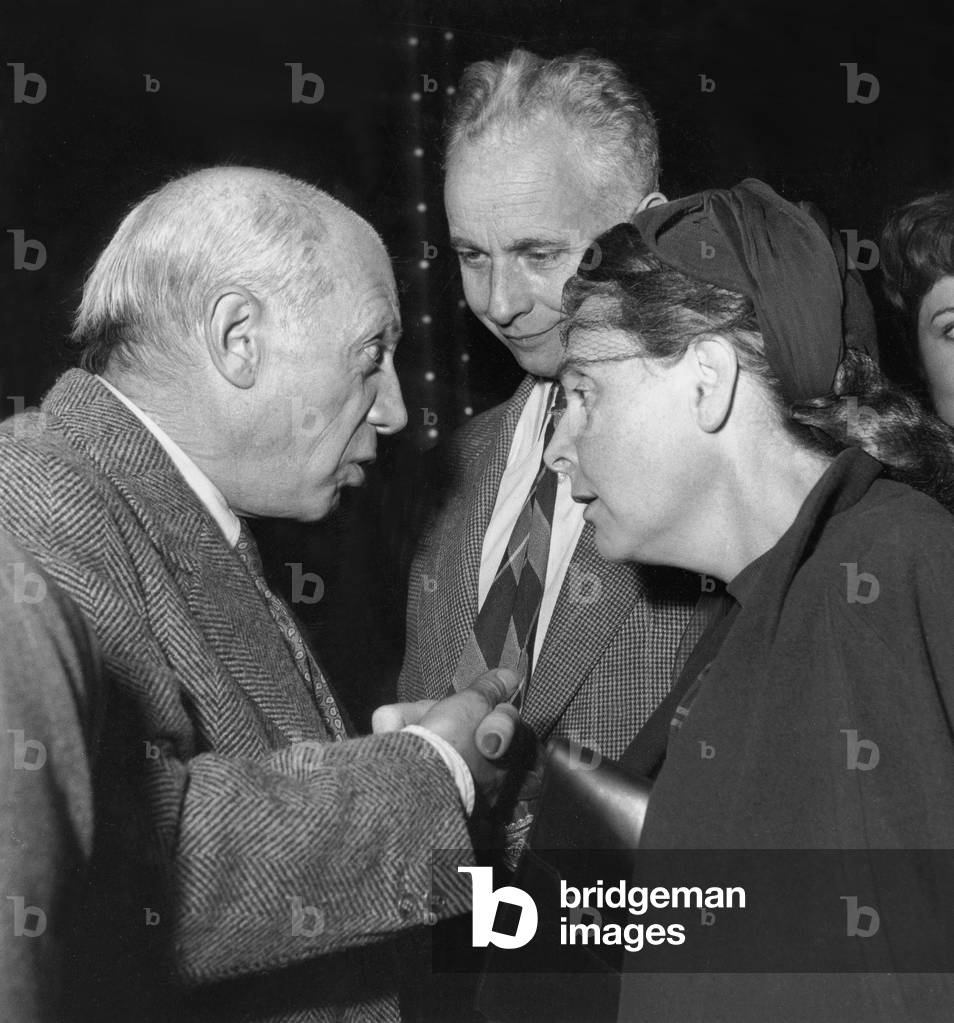 Image of Pablo Picasso, Louis Aragon and Elsa Triolet (b/w photo)