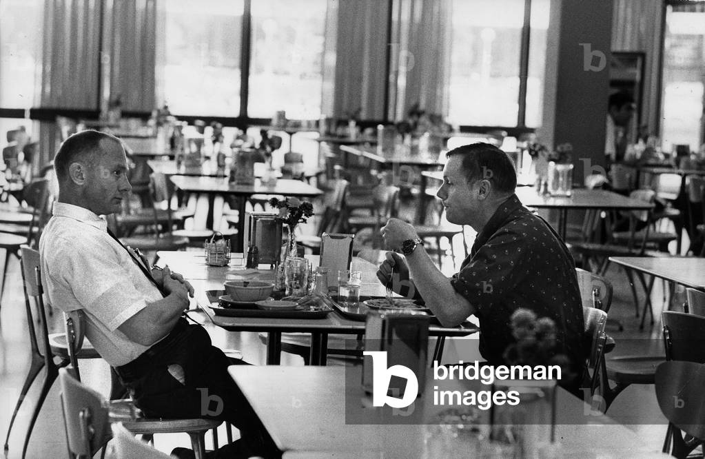 Image of Neil Armstrong and Buzz Aldrin, lunch at NASA. Houston, 1969