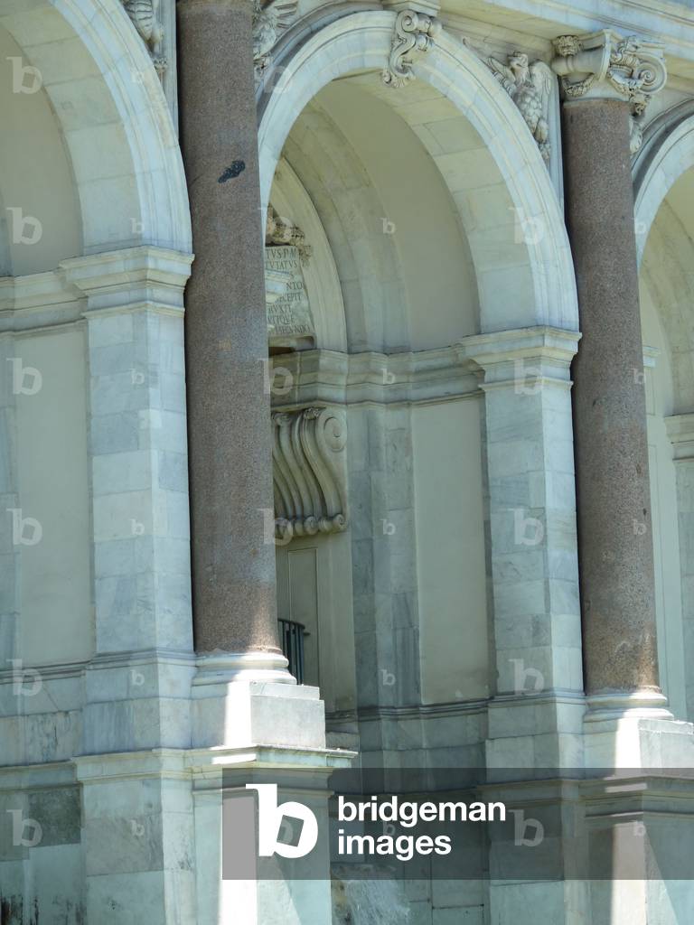 Image of Columns of the Fontana dell'Acqua Paola (photo) by Yates, Annabel