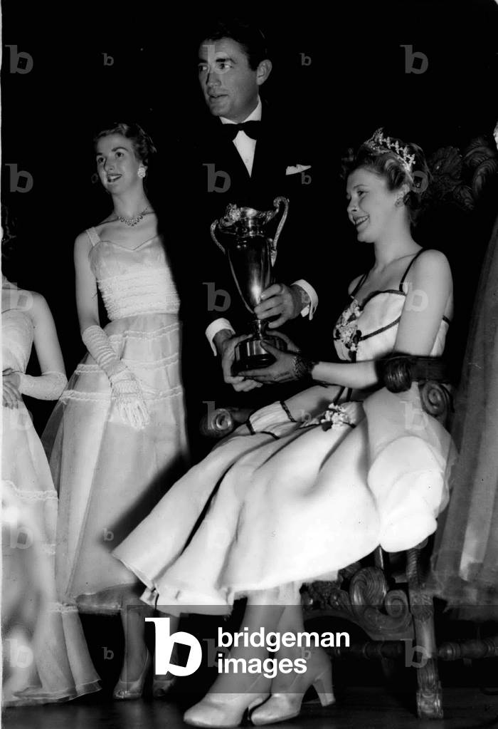 Image of May 05, 1954 - National Ballroom Queen Contest: The grand